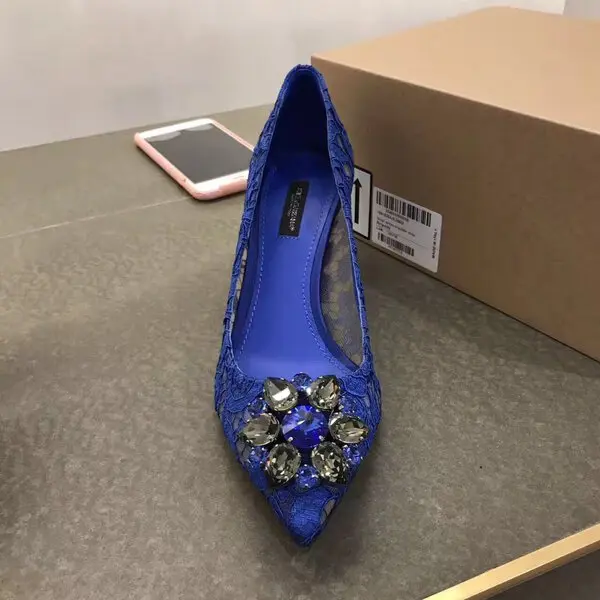 Dolce & Gabbana Taormina Lace Pumps With Embellished Brooch - Blue