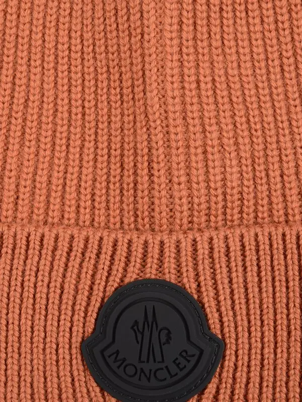 Moncler Ribbed Logo-patch Beanie - Brown