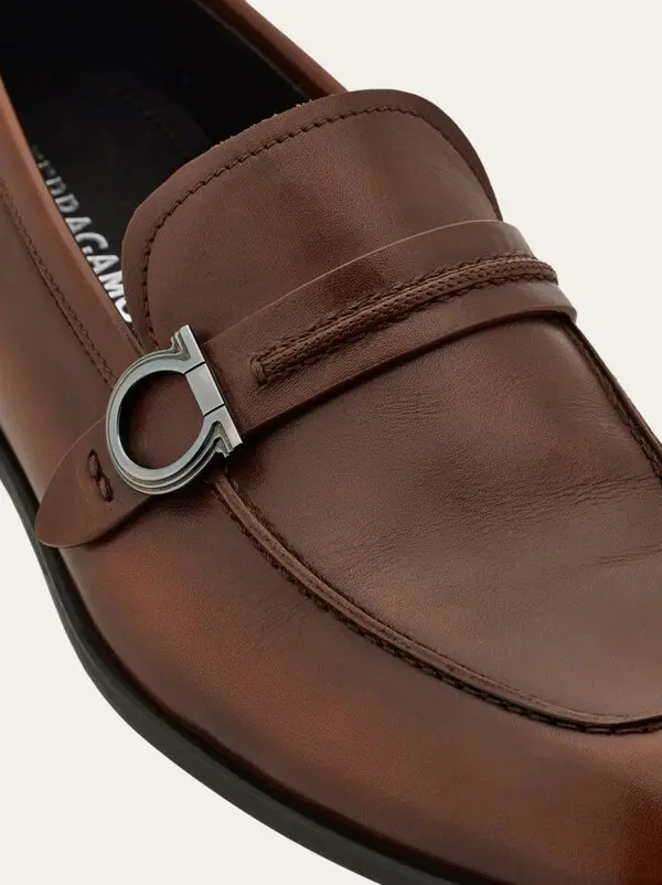 FERRAGAMO Gancini Loafers - Multicolor