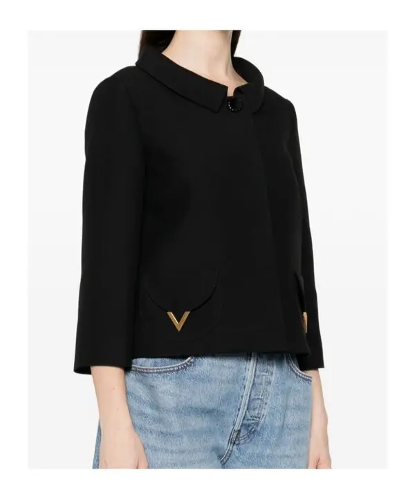 Valentino Garavani Logo Plaque Long Sleeved Jacket