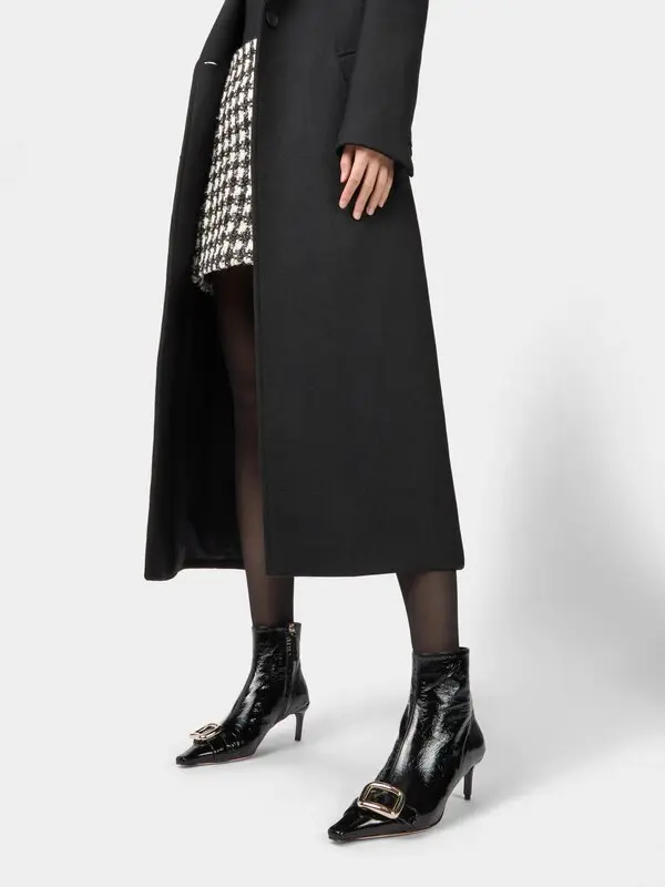ROGER VIVIER Viv' Canard Buckled Ankle Boots - Black