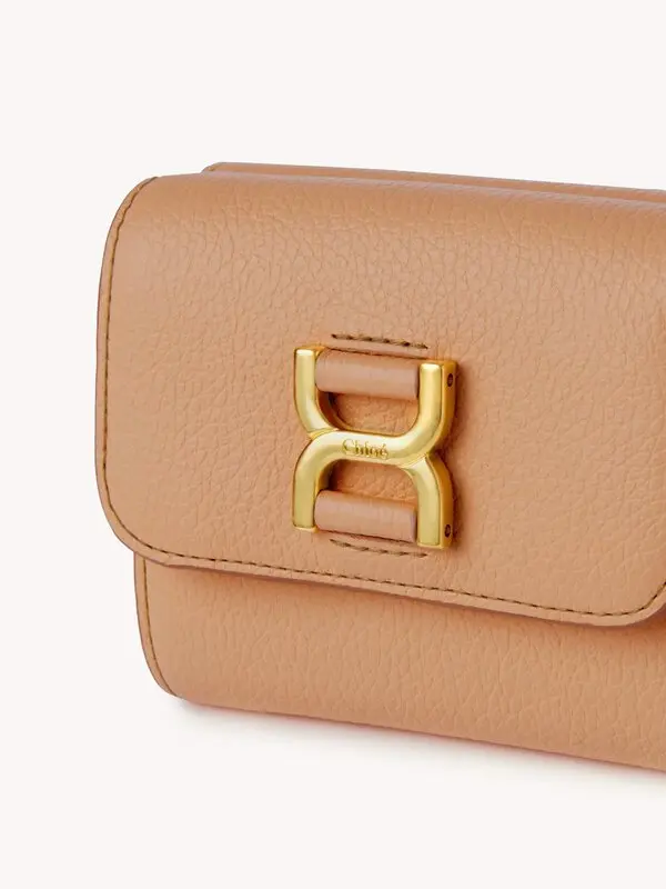 Chloé Logo Engraved Tri-fold Wallet - Nude