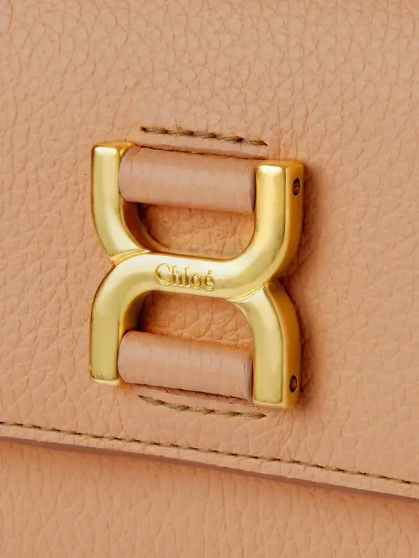 Chloé Logo Engraved Tri-fold Wallet - Nude