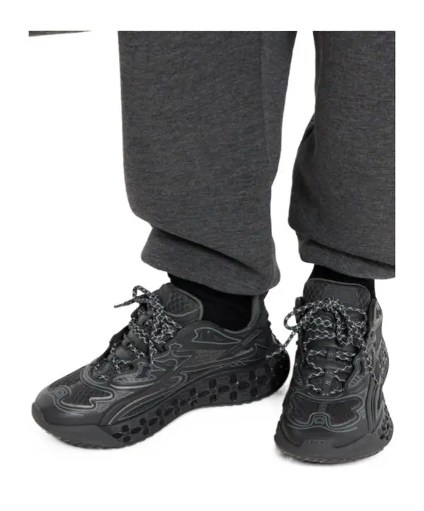 Gucci 3d Effect Interlocking G Trainers - Black