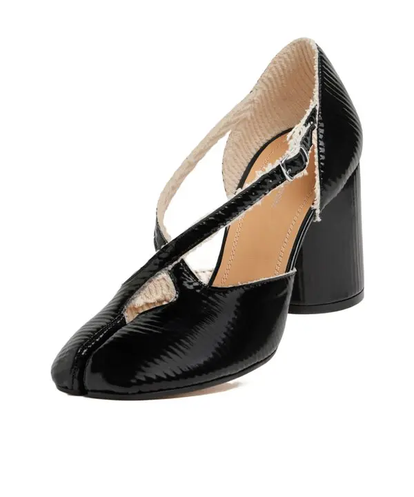 MAISON MARGIELA Tabi Decollet Pumps
