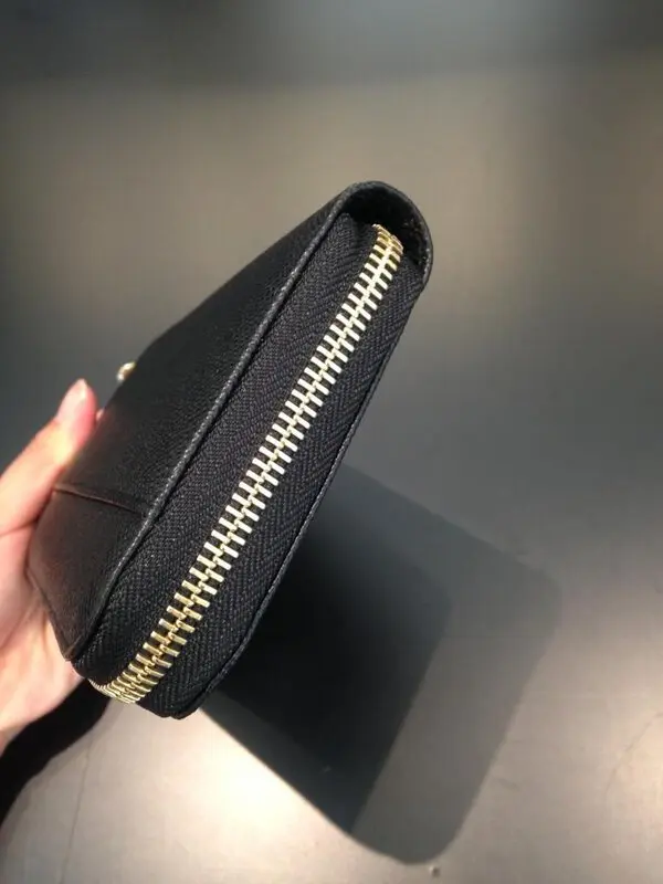 Dolce & Gabbana Dolce Gabbana Logo Plaque Zip-around Wallet - Black