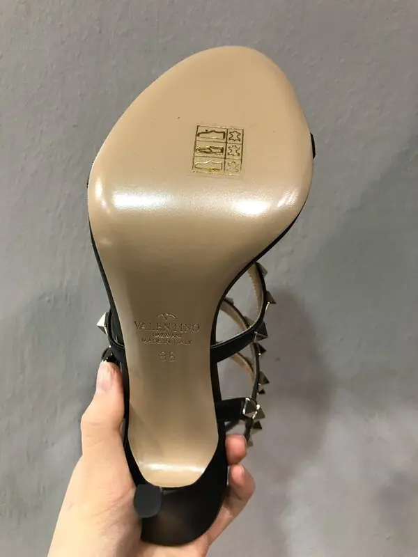 Valentino Garavani Rockstud Open Toe Sandals - Black