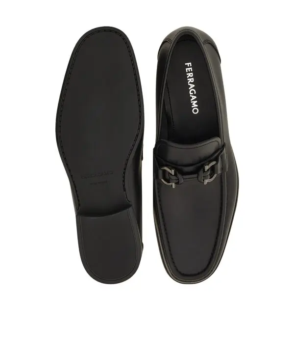 FERRAGAMO Gancini Loafers - Black