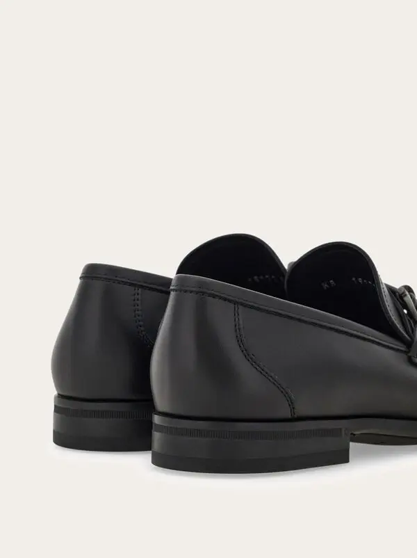 FERRAGAMO Gancini Loafers - Black