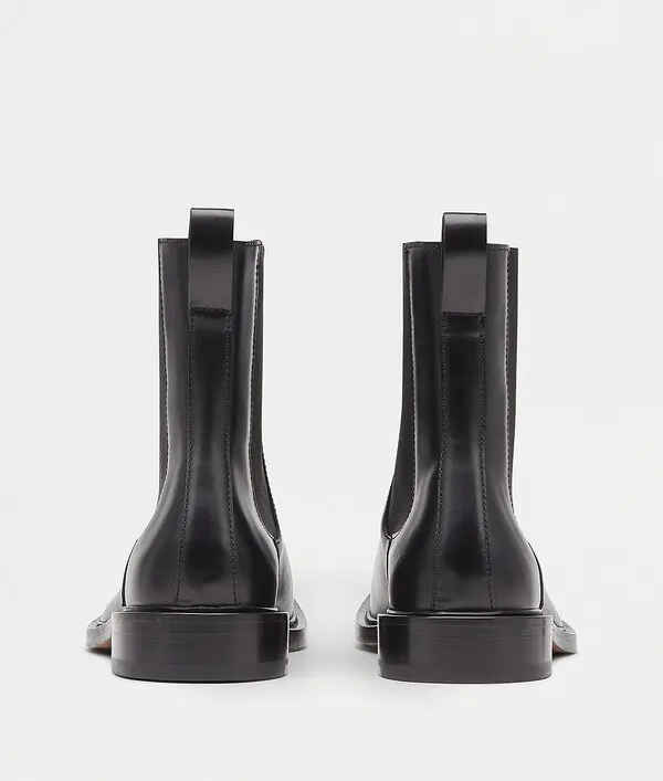 Bottega Veneta The Level Chelsea Boots
