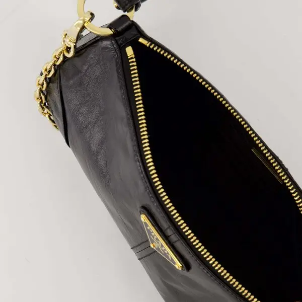 Prada Re-edition 2002 Zipped Shoulder Bag - Black