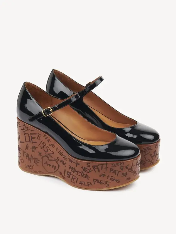 Chloé Maxime Wedge Pumps With Adjustable Buckle Closure - Brown
