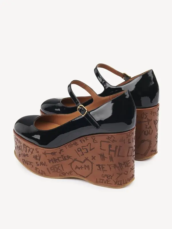 Chloé Maxime Wedge Pumps With Adjustable Buckle Closure - Brown