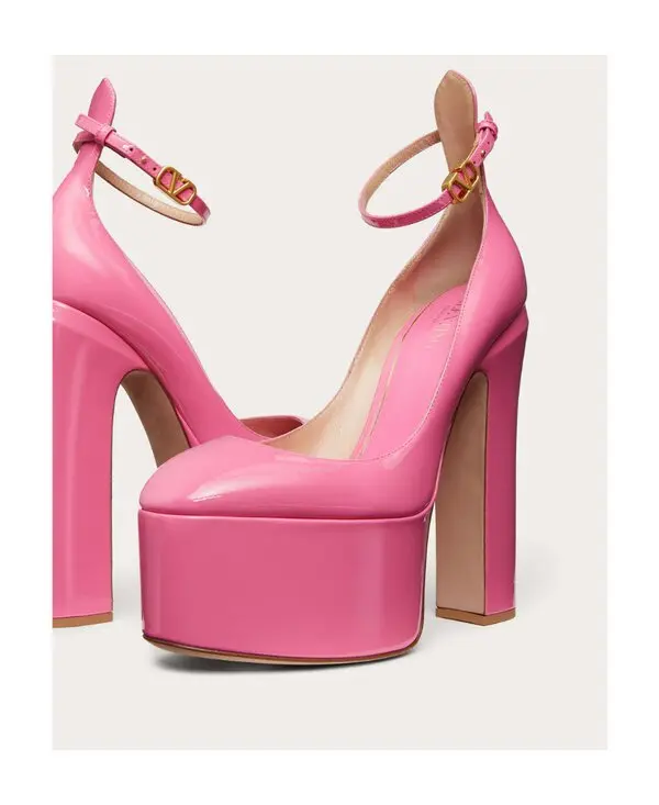Valentino Garavani Vlogo Platform Pumps