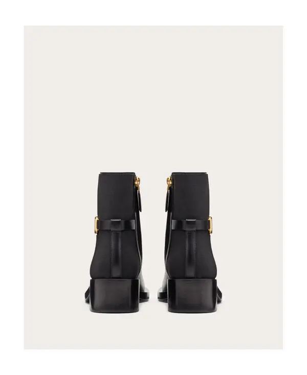 Valentino Garavani Vlogo Signature Ankle Boots