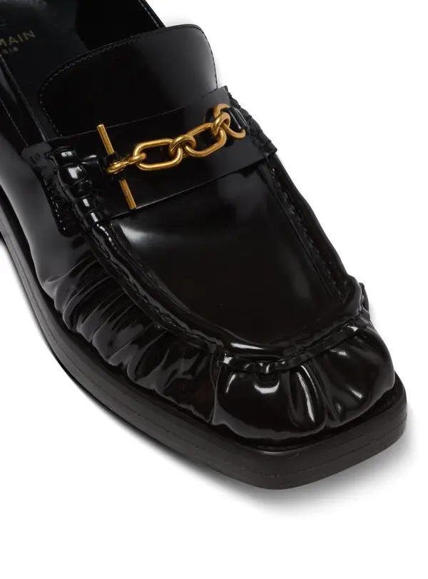 Balmain Sync Glazed Loafers With Gold-tone Chain - Black