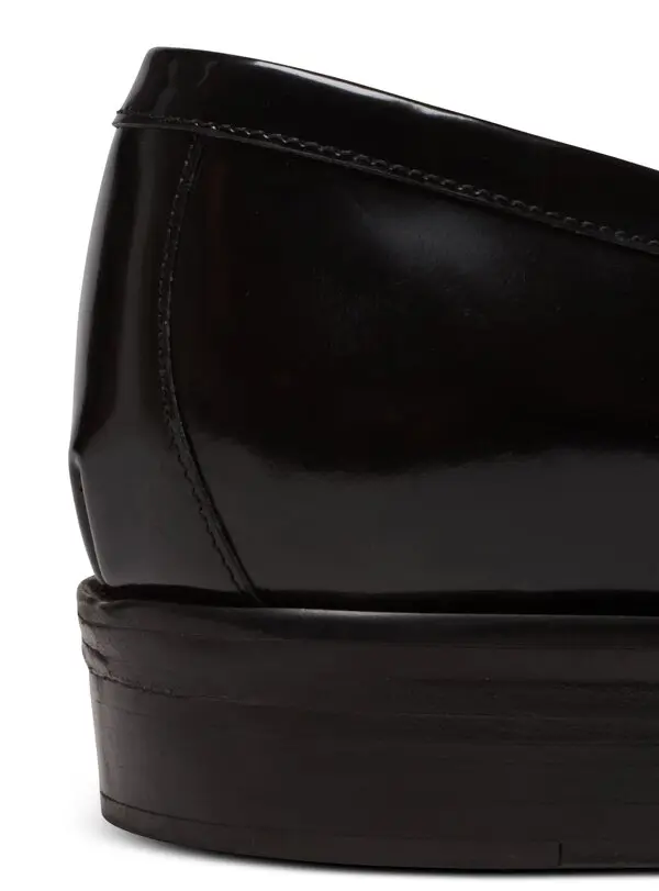 Balmain Sync Glazed Loafers With Gold-tone Chain - Black