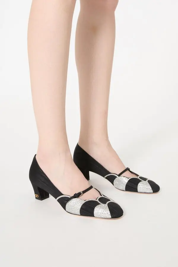Valentino Garavani Embellished Almond Toe Pumps - Black/silver