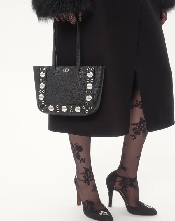 Valentino Garavani Vlogo Plaque Eyelet Detailed Shoulder Bag