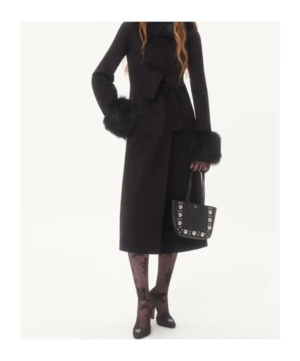 Valentino Garavani Vlogo Plaque Eyelet Detailed Shoulder Bag