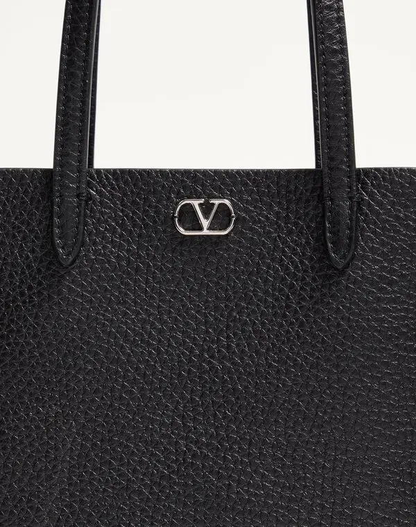 Valentino Garavani Vlogo Plaque Eyelet Detailed Shoulder Bag