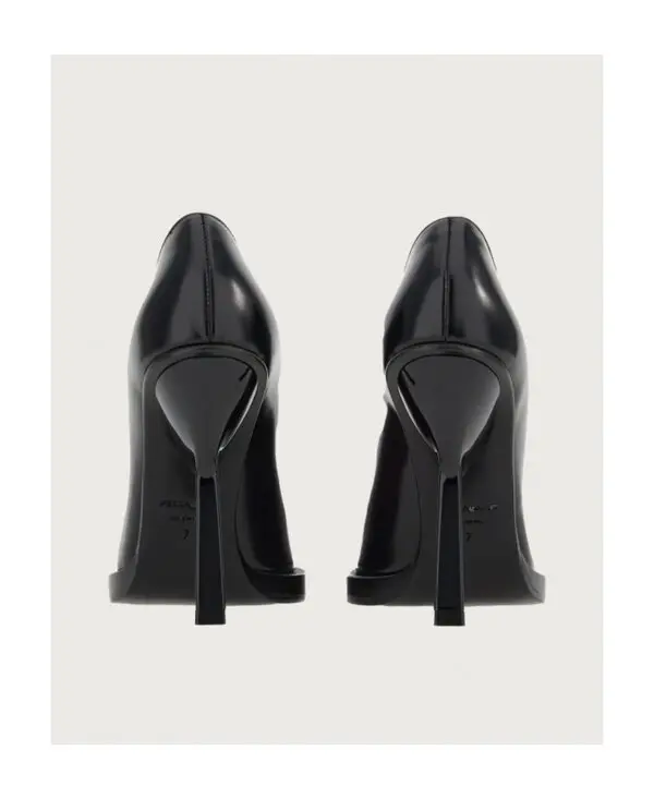 FERRAGAMO Shaped Pointed-toe Pumps - Black