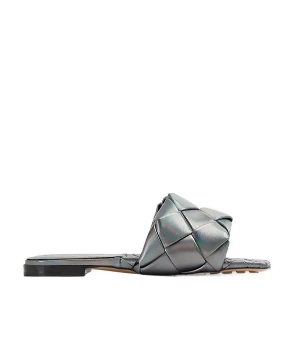 Bottega Veneta Lido Intrecciato Flat Sandals - Gray