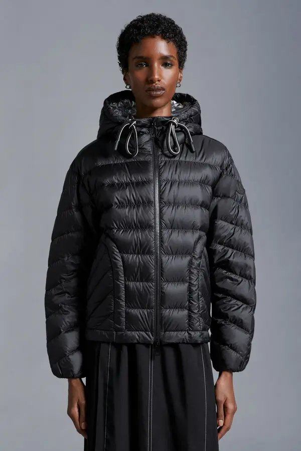 Moncler Delfo Short Down Jacket With Hood - Black