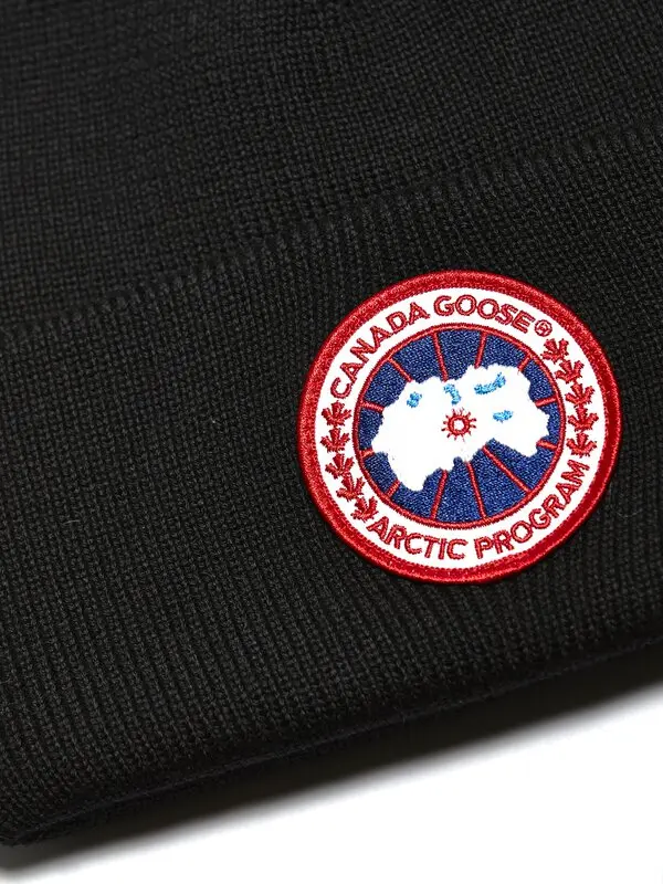 Canada Goose Ribbed Logo Patch Beanie - Black