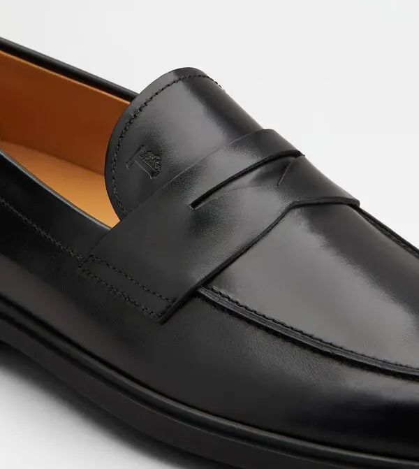 TOD'S Slip-on Loafers
