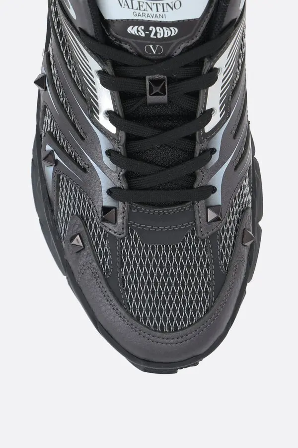 Valentino Garavani Rockstud Embellished Low-top Sneakers - Black