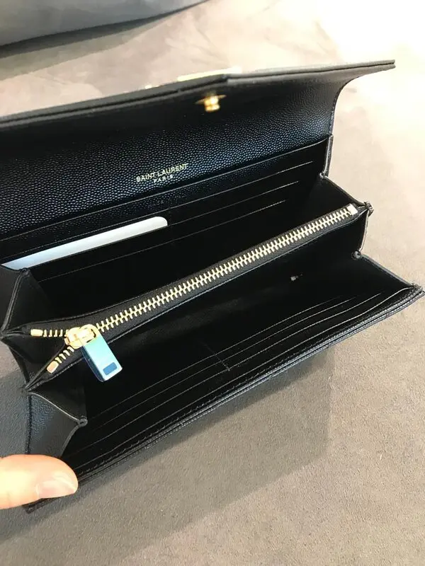 Saint Laurent Grain De Poudre Monogram Wallet - Black