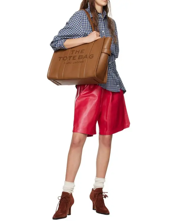Marc Jacobs Logo Embossed Large Tote Bag - Brown