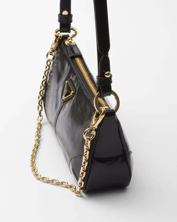 Prada Re-edition 2002 Zipped Medium Shoulder Bag - Black