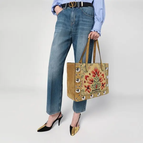 Valentino Garavani Vlogo Signature Tote Bag With Stud Embellishments - Brown