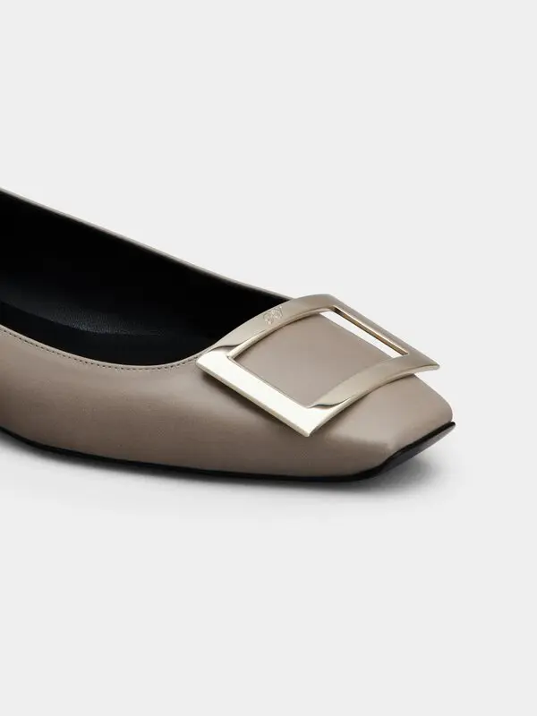 ROGER VIVIER Trompette Ballerina Flats With Buckle Detail - Beige