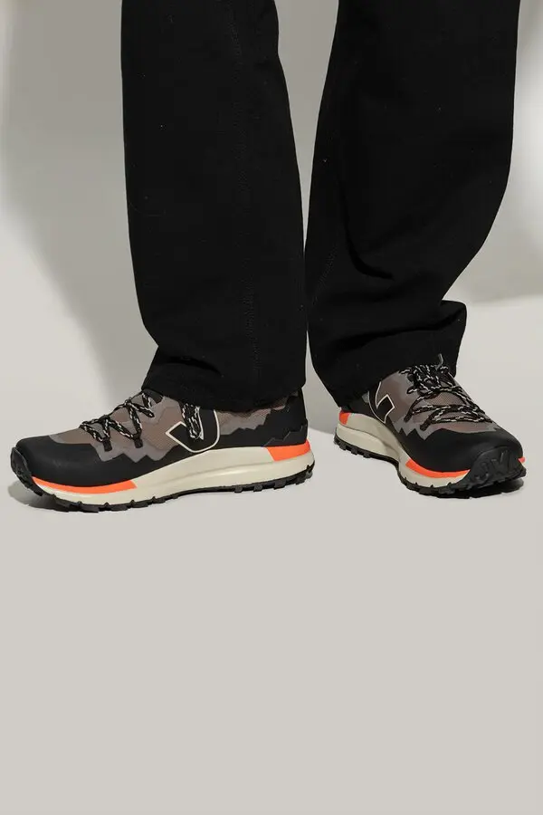VEJA Logo Sports Sneakers - Black