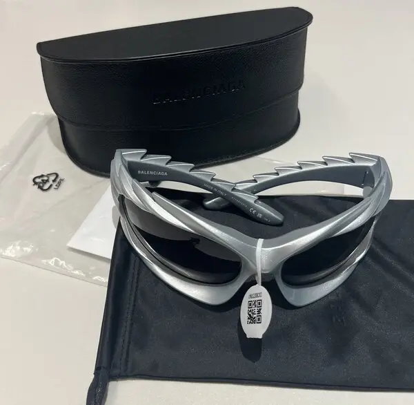 Balenciaga Geometric Frame Sunglasses - Gray