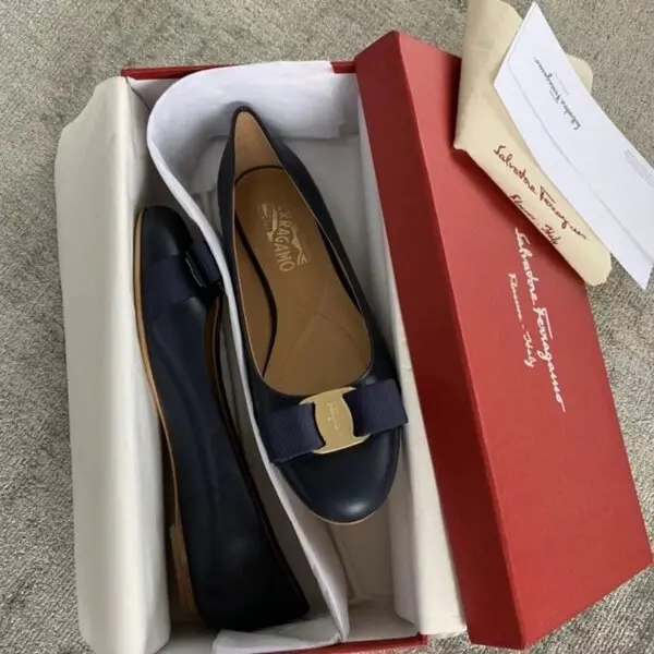 FERRAGAMO Varina Ballet Flats - Black