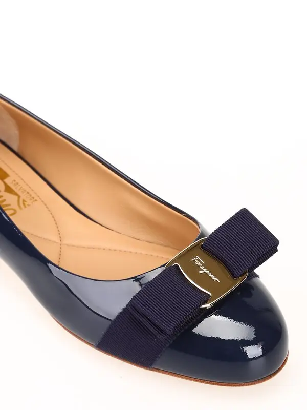 FERRAGAMO Varina Ballet Flats - Black