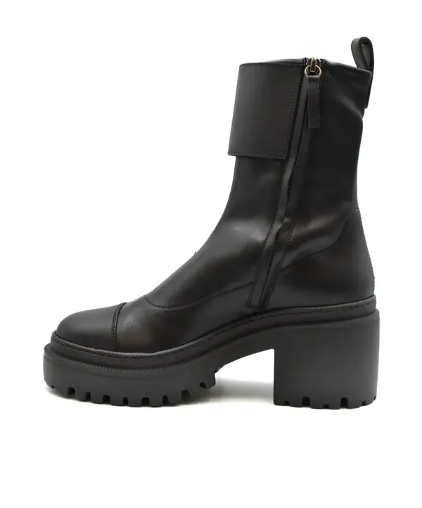 GIUSEPPE ZANOTTI Round Toe Buckled Boots - Black
