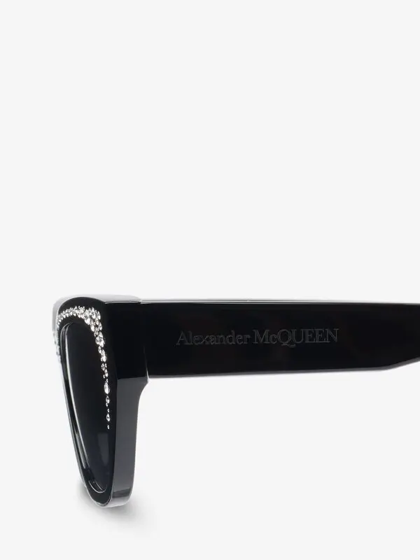 Alexander McQueen Cat Eye Sunglasses With Logo Embellishment - Gray
