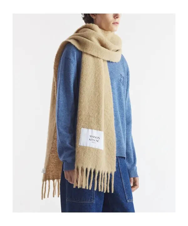 Maison Kitsuné Maison Kitsun Logo Patch Fringed Knit Scarf