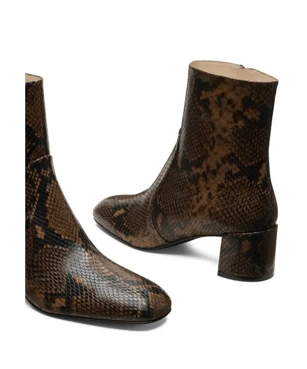 STUART WEITZMAN Maeve Zip Bootie