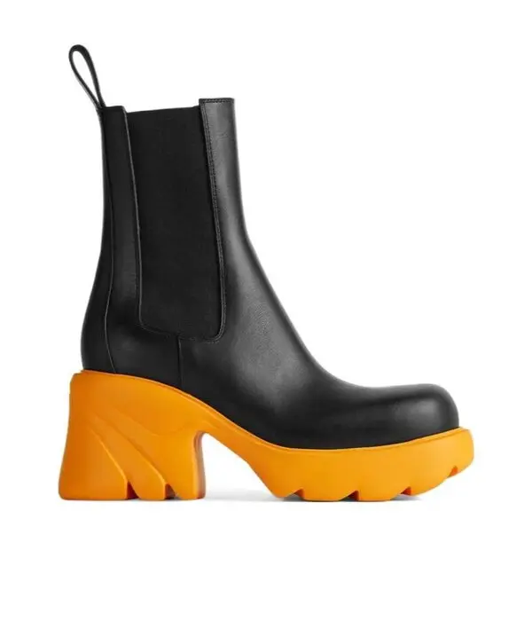 Bottega Veneta Black Leather Flash Chelsea Boots With Contrast Sole - Black/fresh Orange