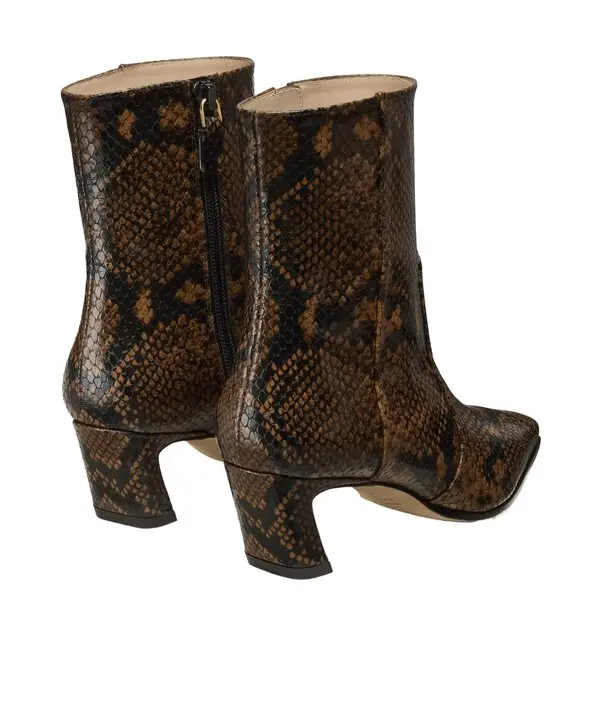 STUART WEITZMAN Stassi Zip Bootie 50