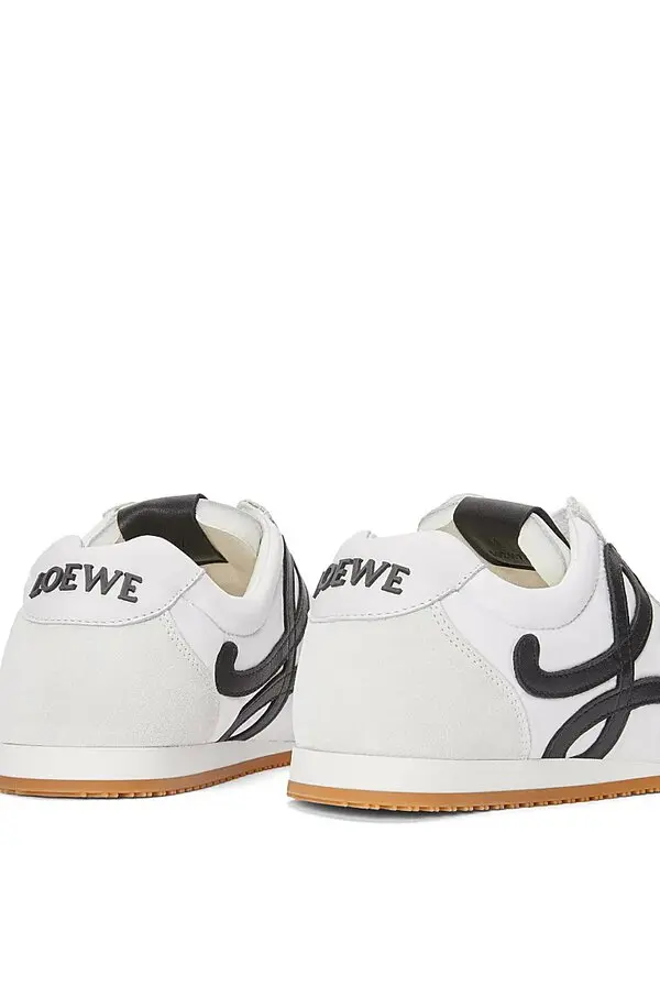 Loewe Ballet Runner 2.0 Sneakers - White/black