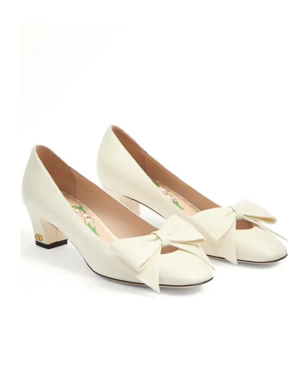 Valentino Garavani Bowow Kidskin Pumps - Ivory