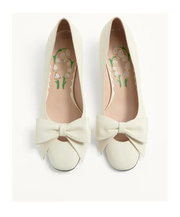 Valentino Garavani Bowow Kidskin Pumps - Ivory