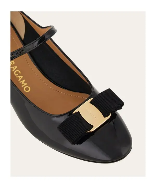 FERRAGAMO Mary Jane Shoes With Vara Bow - Black